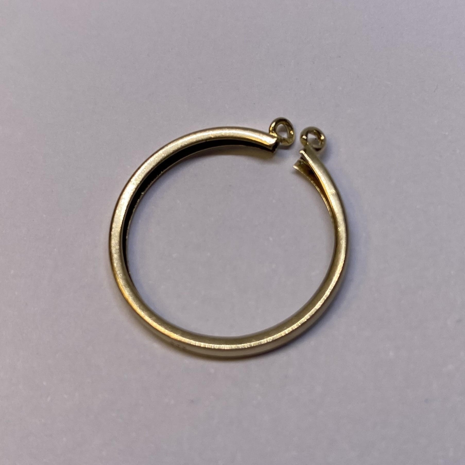 Full sovereign mount – Gilded Ferret Jewellery