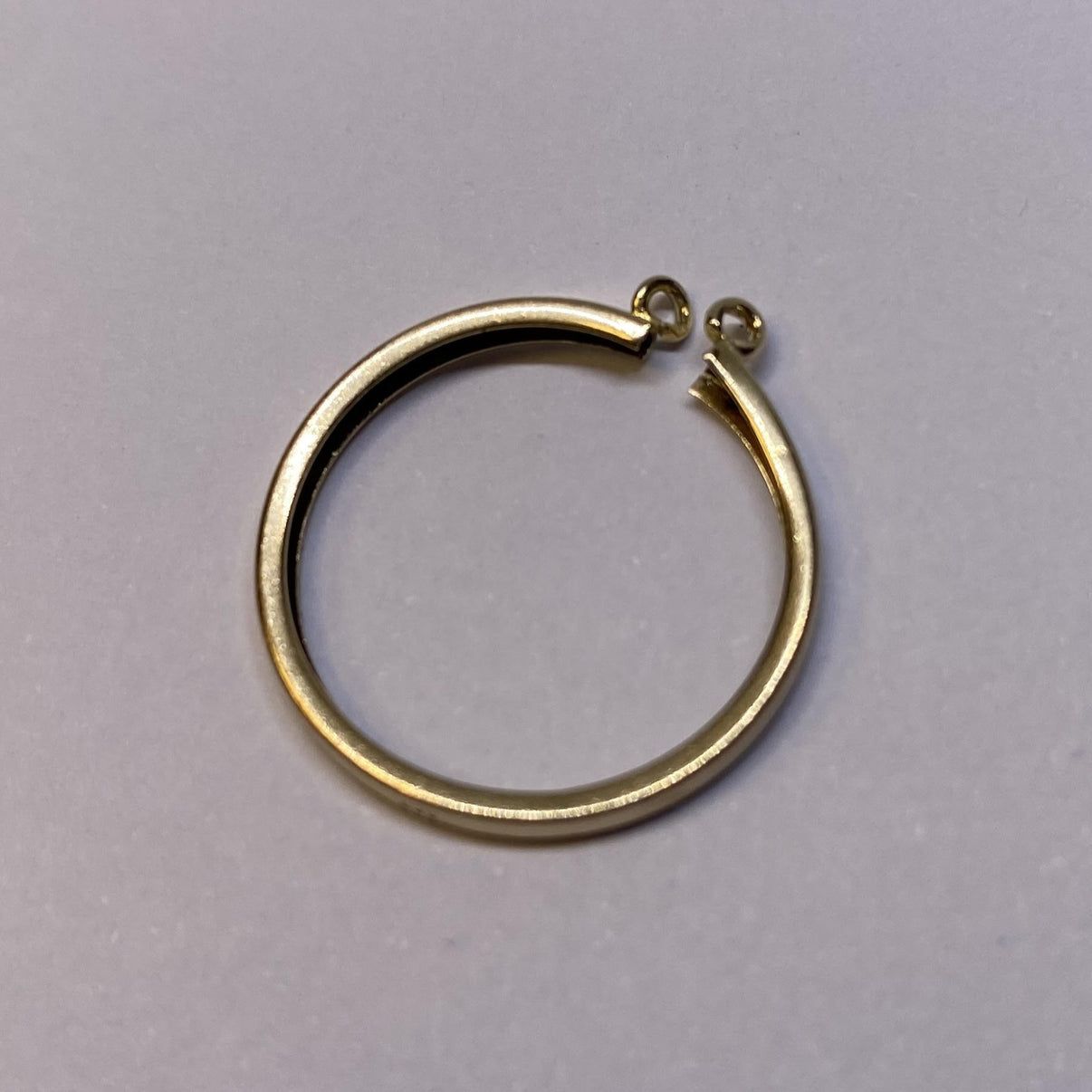 Full sovereign mount – Gilded Ferret Jewellery